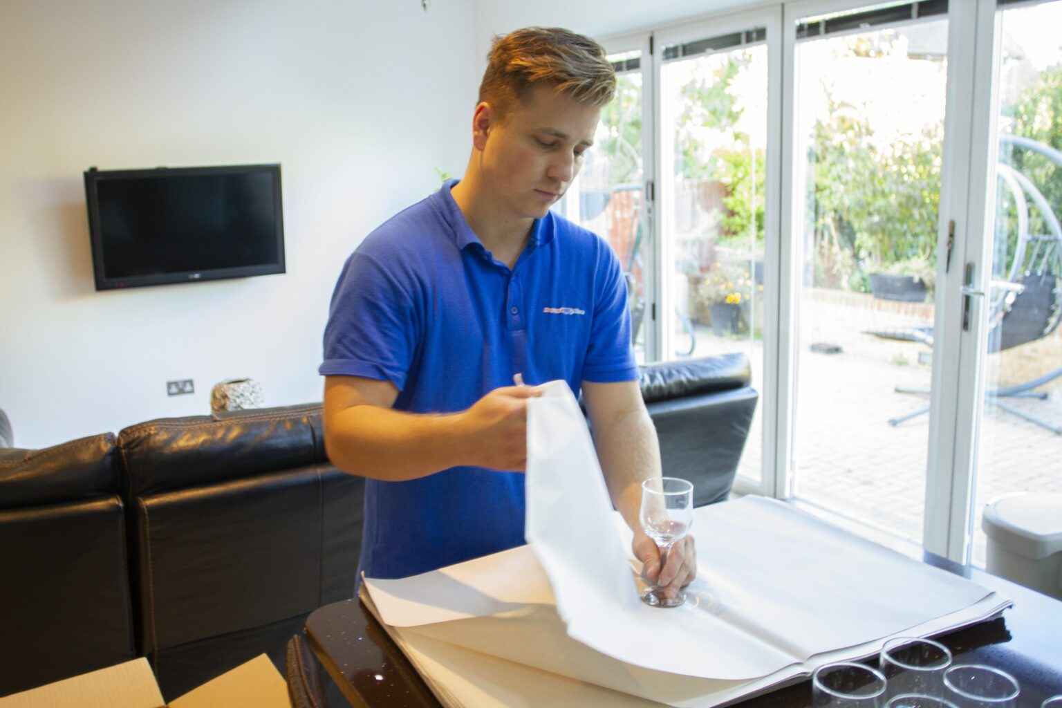 What Boxes Do I Need for Packing Glasses? - Happy2Move