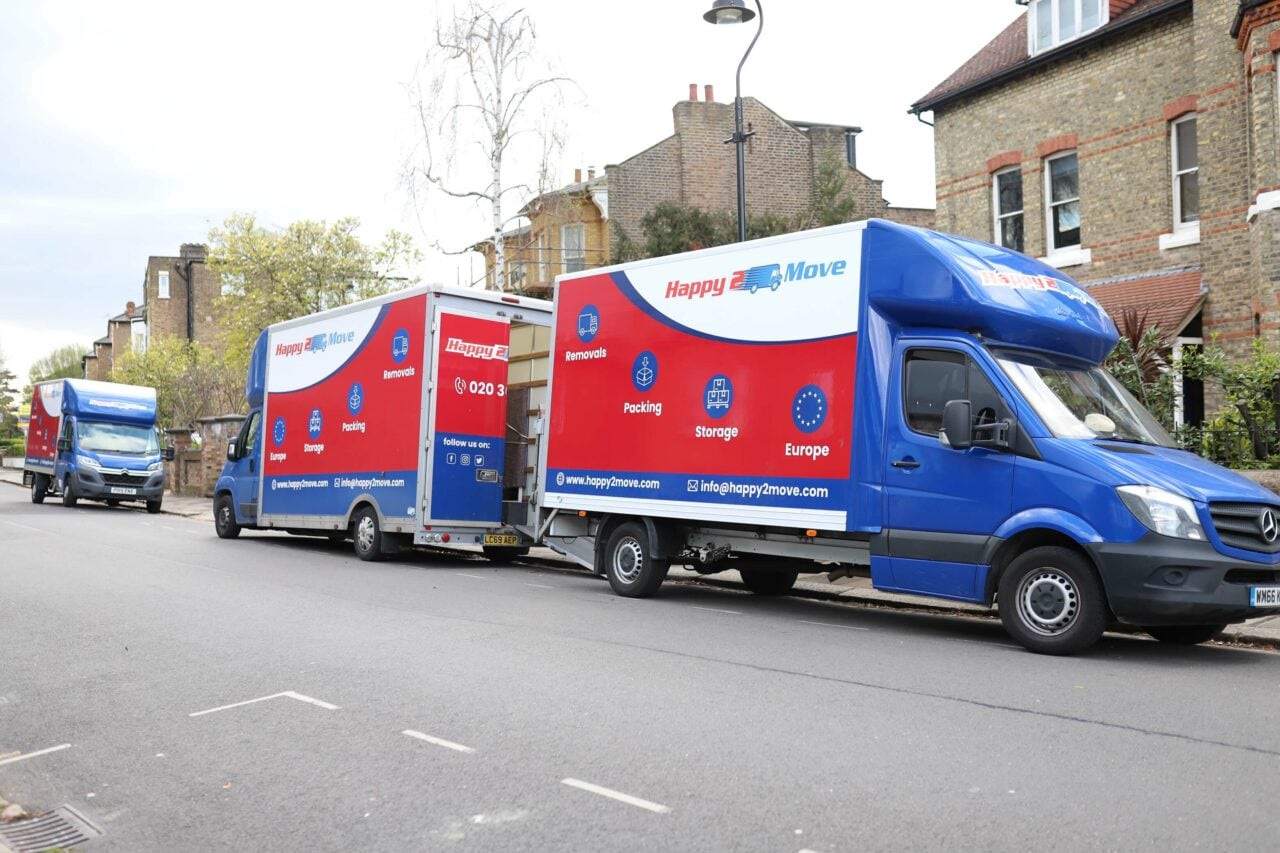 How do Removal Companies Handle Parking Restrictions? - Happy 2 Move