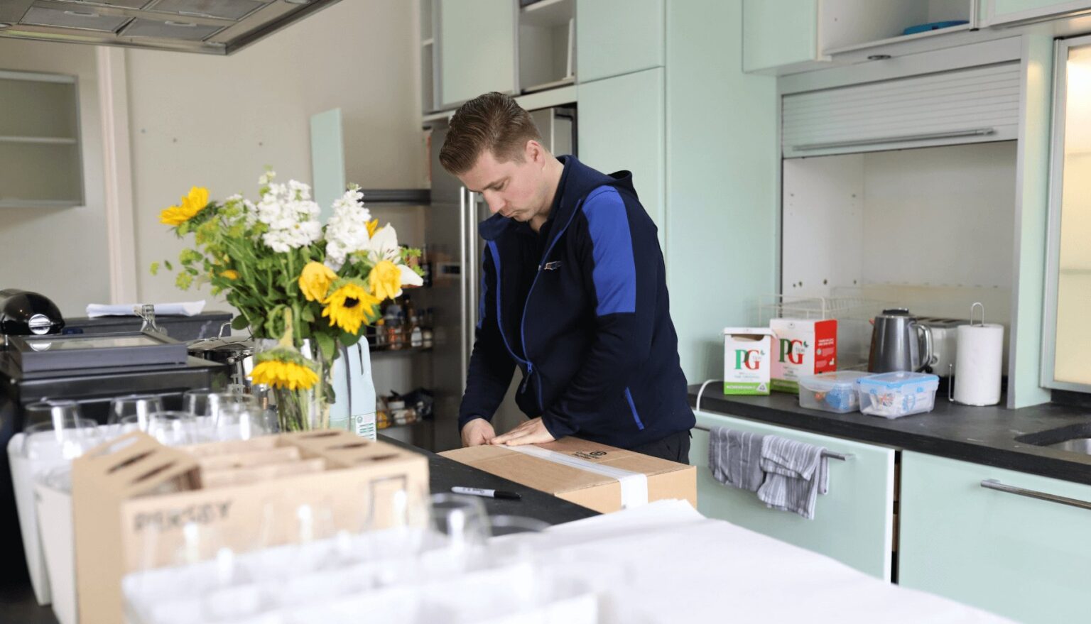 Dealing with Last-Minute Moving Problems | Happy2Move